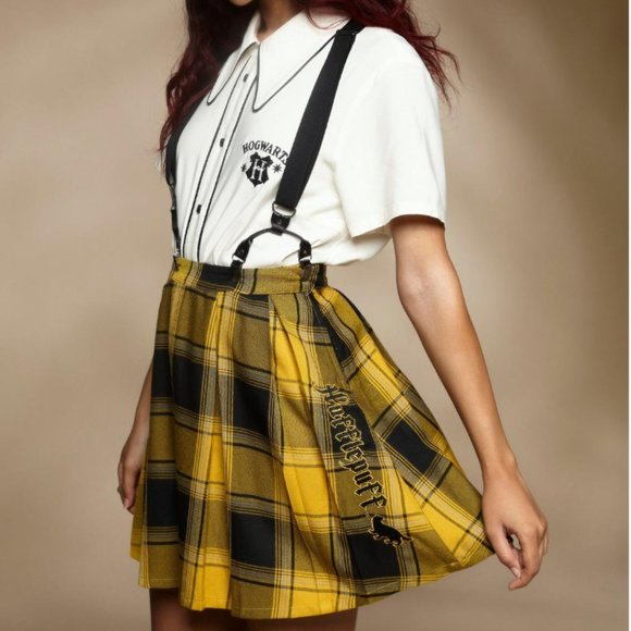 Warner Bros. | Skirts | Nwt Harry Potter Hot Topic Hufflepuff Pleated ...